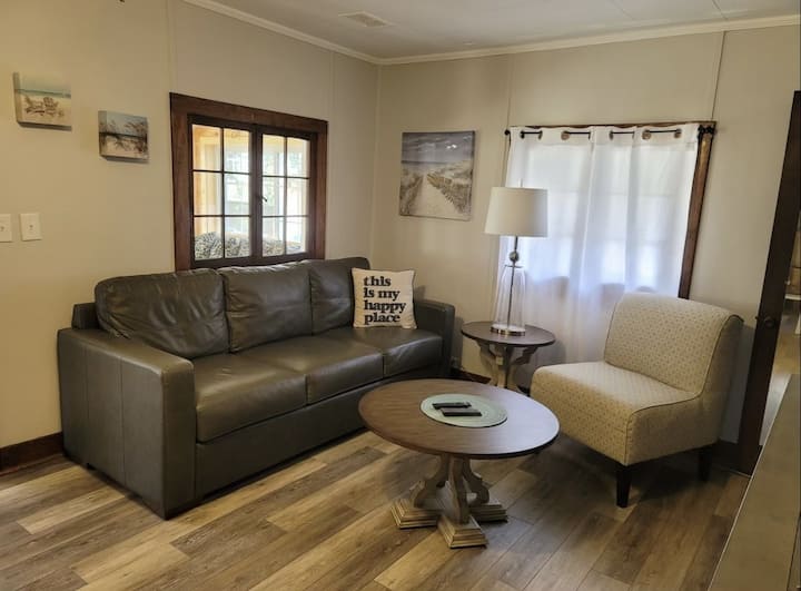 Lake Life With Beach Rights! - Sarnia