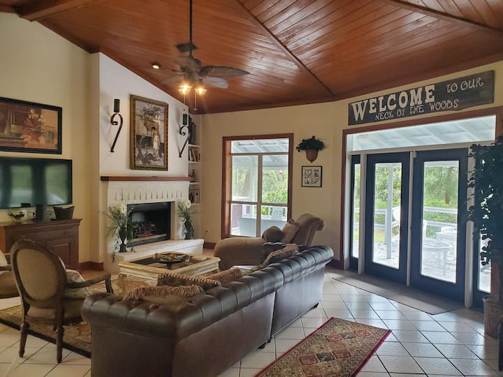 Creekside Inn - Sandy Creek, Hot Tub & Privacy - Foley, AL