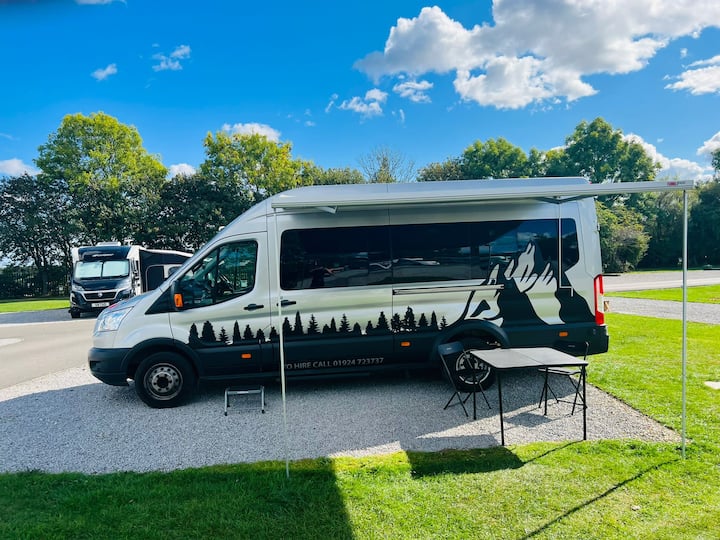 Luxury Campervan Motorhome - ウェークフィールド