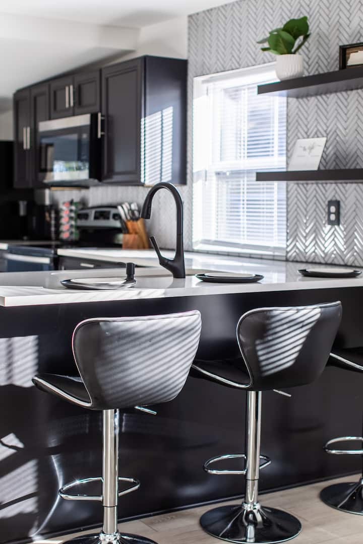 Muletown Retreats Modern Condo. Sleeps 6 - Columbia, TN