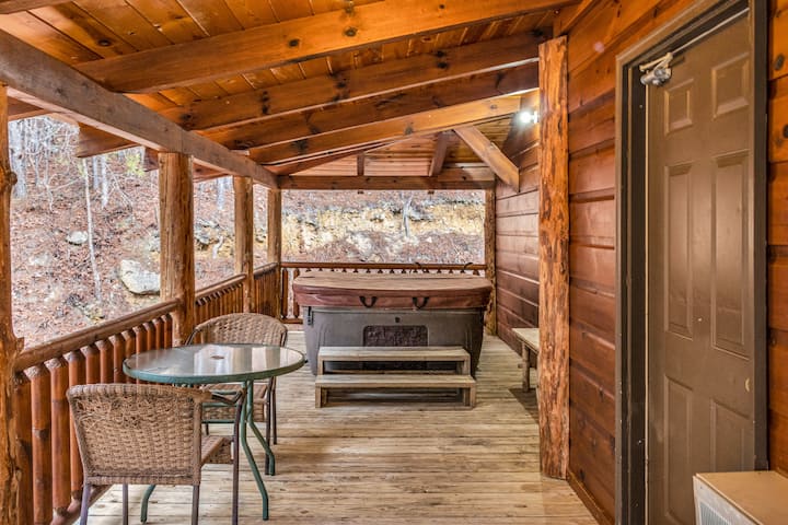 Cabin 9- Hot Tub Cabin On Private Pond - Tellico Plains, TN