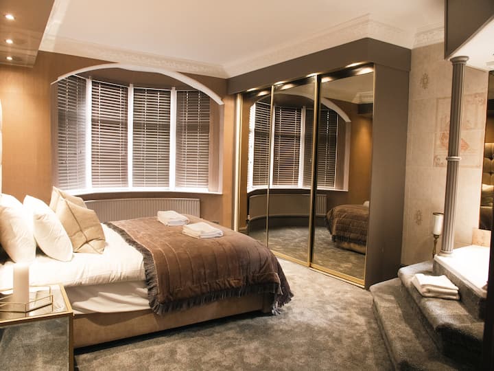 The Seaside Manor - Blackpool