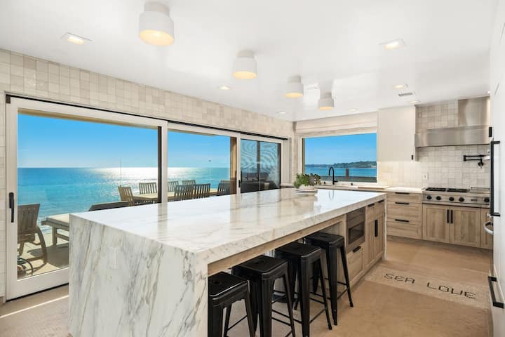 Beachfront- Centrally Located Off Pch On Dry Beach - Malibu