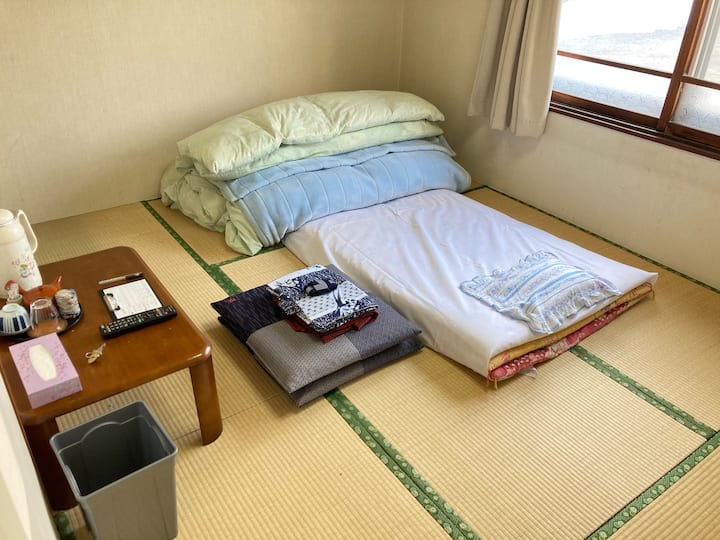 駅から3分。焼き鳥屋さんに0分。鳥せい本店の隣。無料駐車場あり。 - Hokkaido