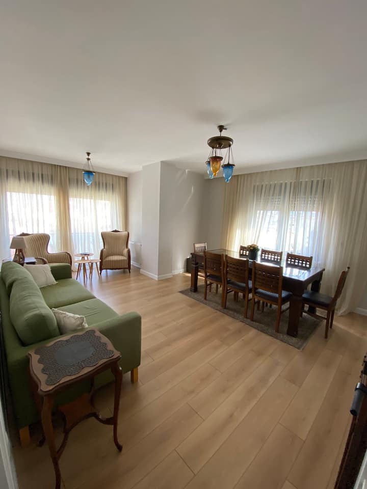 Göztepe Spacious Apartment - Ataşehir