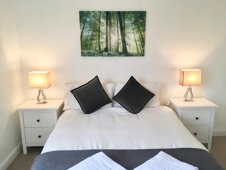 15min Walk To Town / Freeparking - York