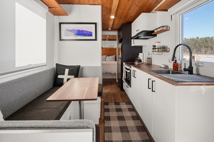 Scenic Tiny Home, Five Minutes To Stowe Main St! - Stowe, VT
