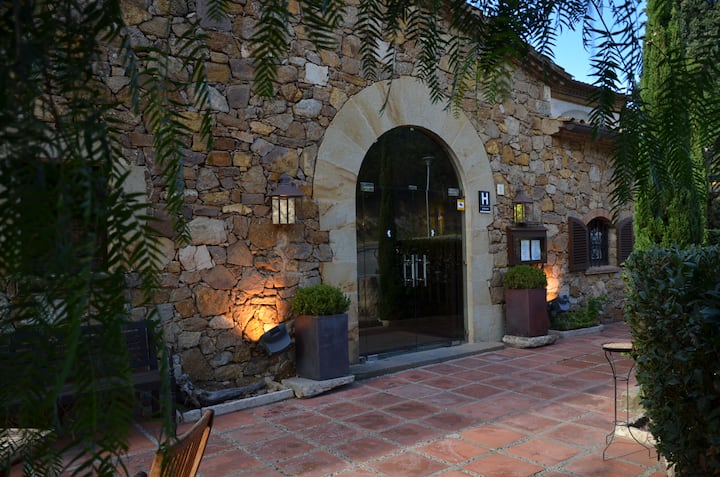 Masia De Finales Del S.xvi. - Begur