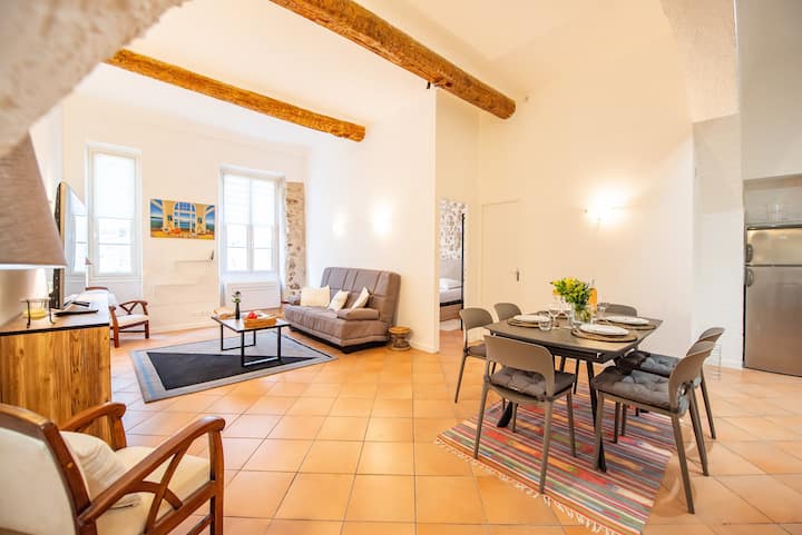 Spacious 2 Br Historic Building Old Town - Antibes