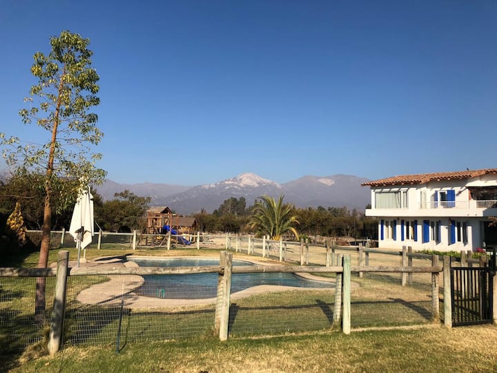 Acogedora, Con Quincho Y Piscina - Pirque
