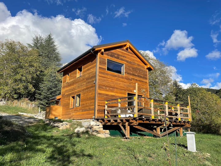 Chalet Chaleureux à La Montagne - Alpes-Maritimes