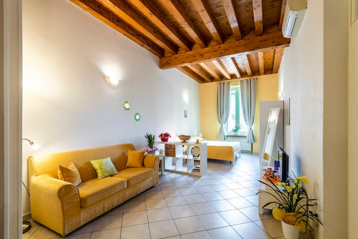 Grande Monolocale Con Vista Sul Porto Di Desenzano - Desenzano del Garda