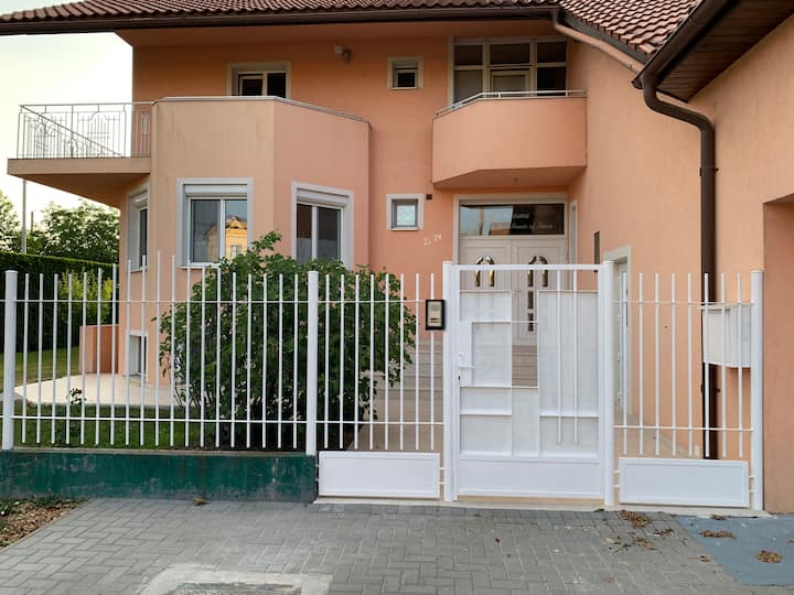 Gemütliches Apartment Mit Balkon - Temesvár