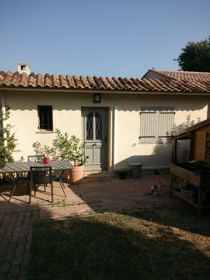 Chambre Au Calme, Jardin, Parking Gratuit, Piscine - 格拉斯