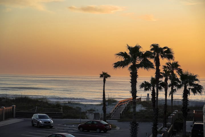 Ocean View Condominium - Jacksonville Beach, FL