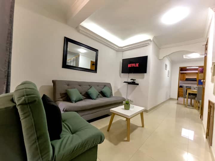 Charming House 3 Floors Private Parking Sleeps 11 - Sabaneta