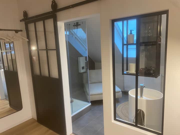 3.)industrielle Dachgeschosswohnung Für 2 Pers. - Stolberg