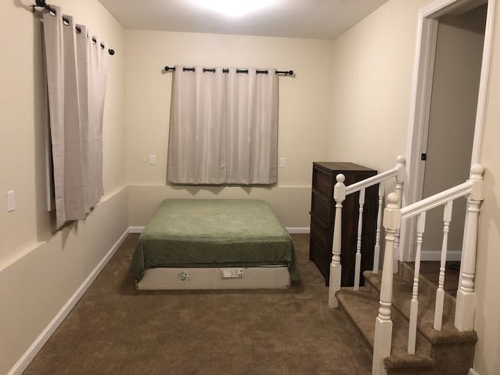 Big Room In A Quiet Area - Stony Brook, NY