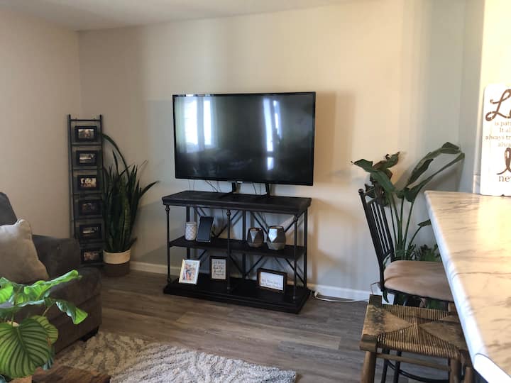 Charming Ranch! Must See! - Fort Wayne, IN