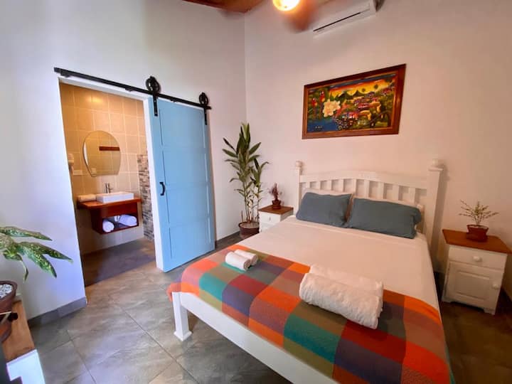 Private Double Room - "Sarafina"