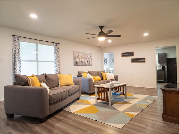 Private Bedroom W/shared Bath - Killeen, TX