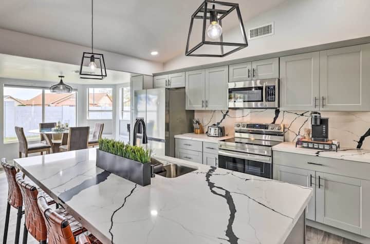 Westgate Luxury Living! Minutes From Everything! - Glendale