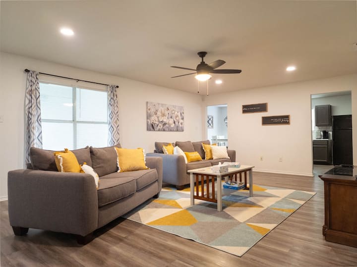 Private Bedroom W/shared Bath - Killeen, TX