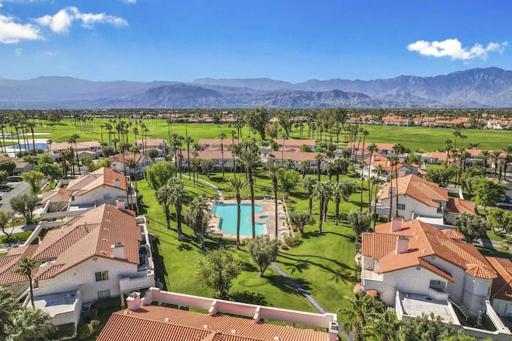 Country Club Villa - Palm Desert, CA