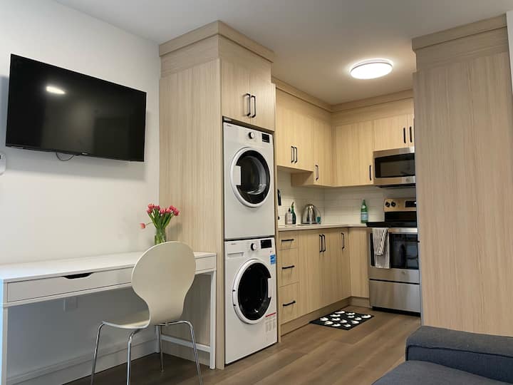 Aloha Hotel Vancouver - 1 Bedroom Suite - Vancouver