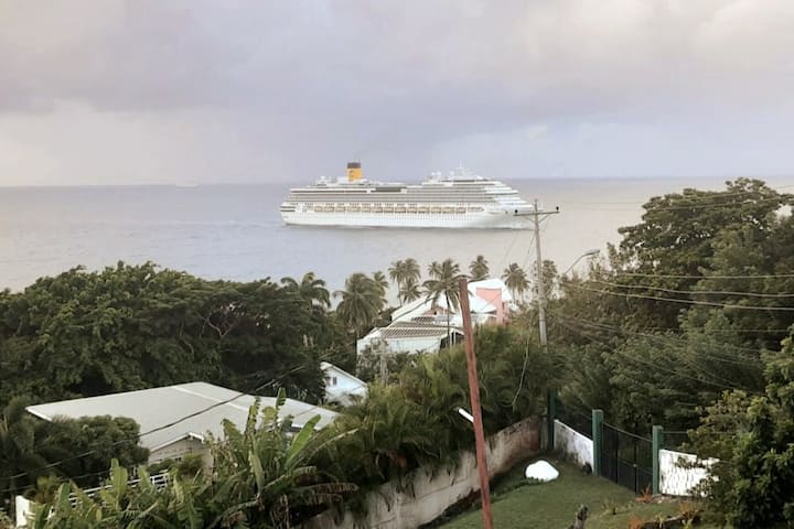 Sleeps 19, 1 Min To The Beach - Trinidad y Tobago