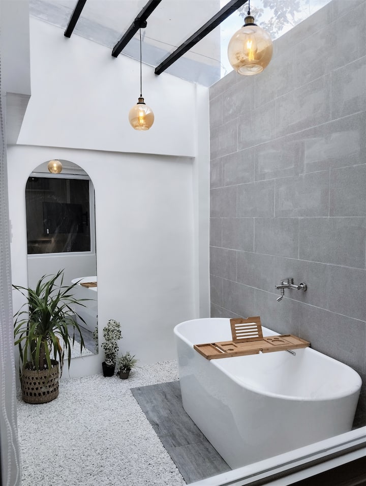 Ims 1 | Netflix | Bathbomb | Imus Center - Imus