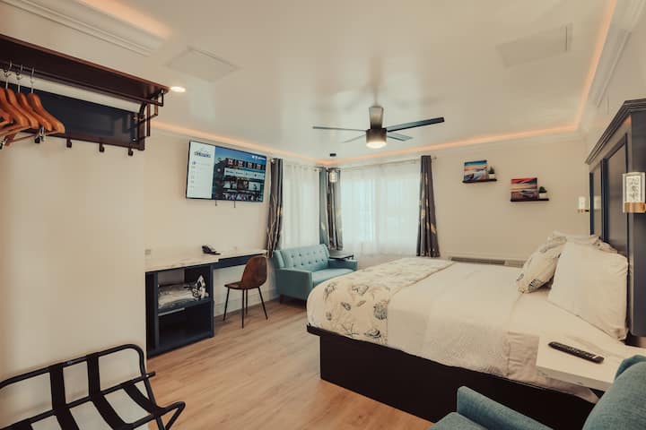 Deluxe & Upscale One King Suite - Wharf/downtown! - Morro Bay, CA