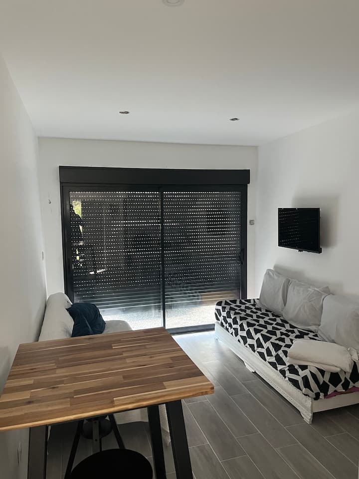 Studio Neuf, 2 Personnes.
Terres Du Son à 500m - Montbazon