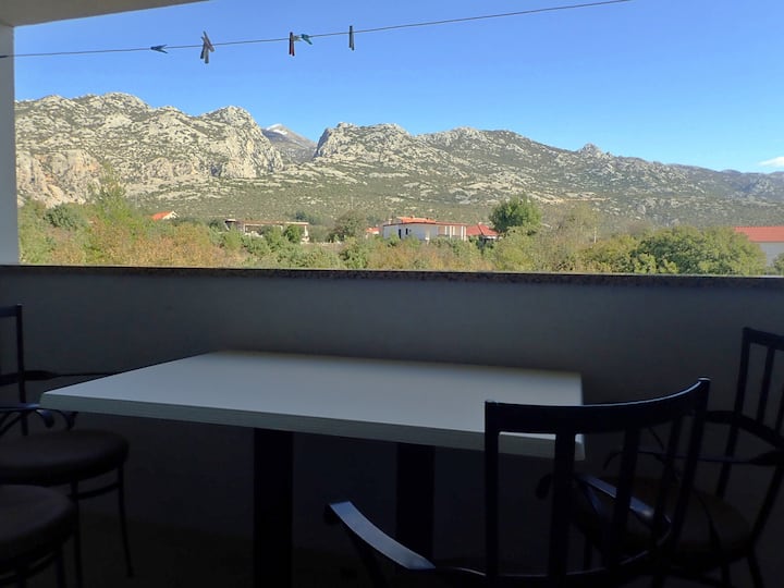 Sd-132/a-02 Place For 4 With Great Mountain View - Starigrad