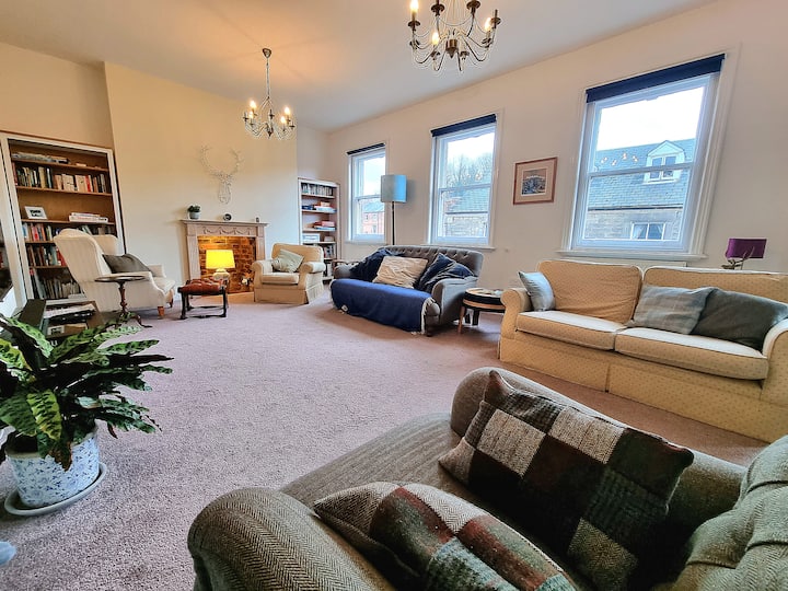 4br Matlock Retreat • Central Stay & River Views - Bonsall