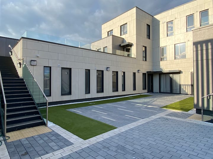 Modern Courtyard Apartment - Dublin