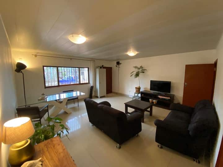 2 Bedroom Flat - Roses’ Garden In Chudleigh - 