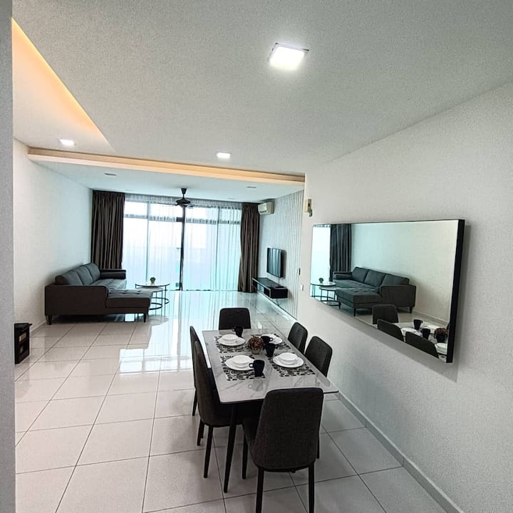 Cozy Sky Loft 5 Guests With Smart Tv & Facilities - 柔佛