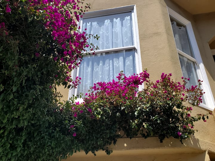 Beautiful Flat In Great Location - San Francisco, CA