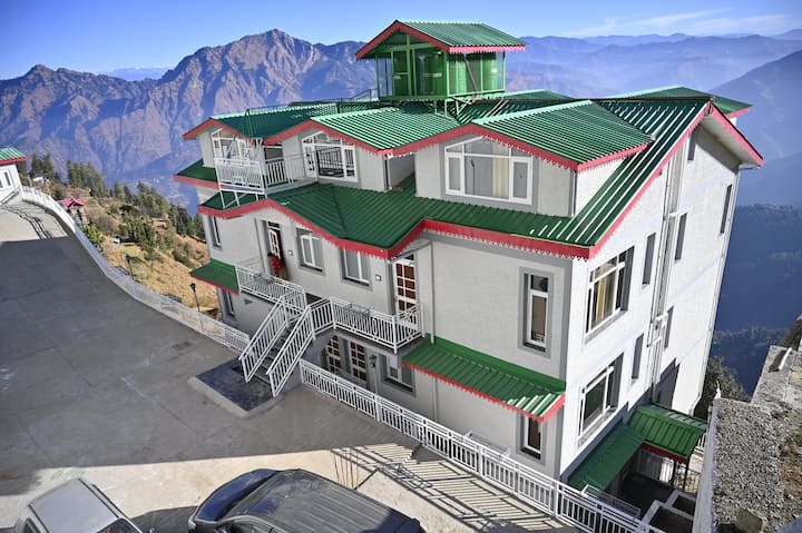 A Swiss Chalet 5 Bhk W/ King Sized Beds - Shimla
