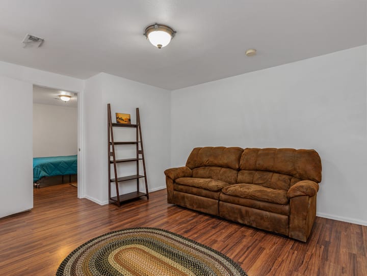 Private Carriage House - Pueblo, CO