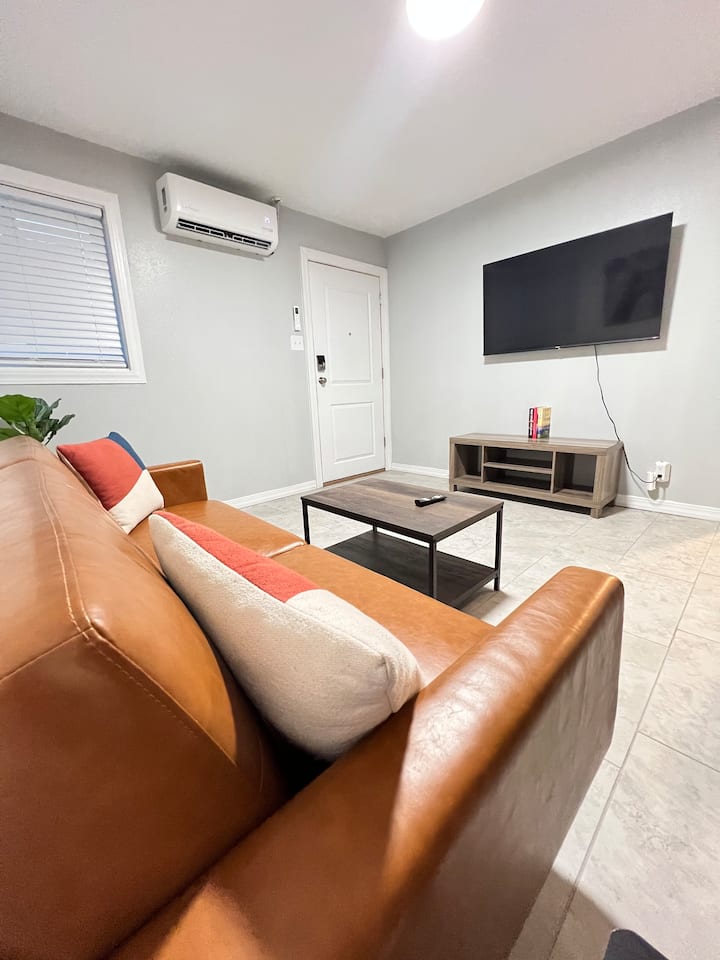 Fully Updated & Clean, Gated 1br Apt - Fast Wifi - El Paso, TX