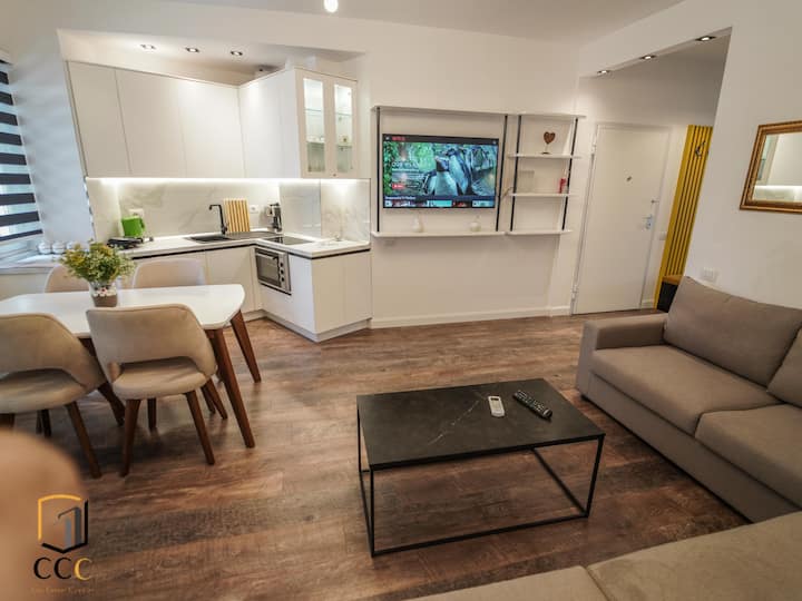 53°bs *Skanderbeg/king Size Bed - Tirana