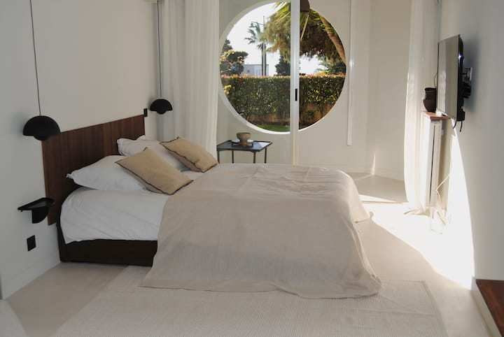 Stylish Studio With Patio & Indoor Pool - Cannes