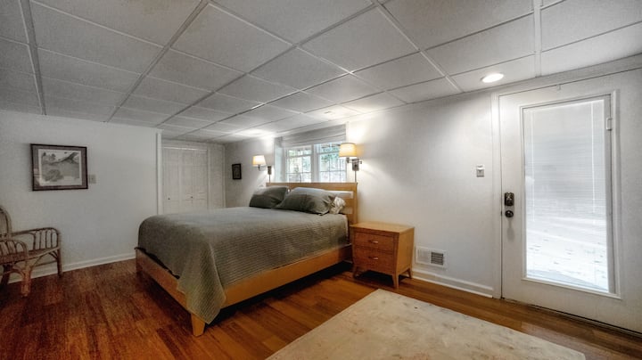 Luxurious Private Nature Getaway Near Town Square - Dunwoody, GA