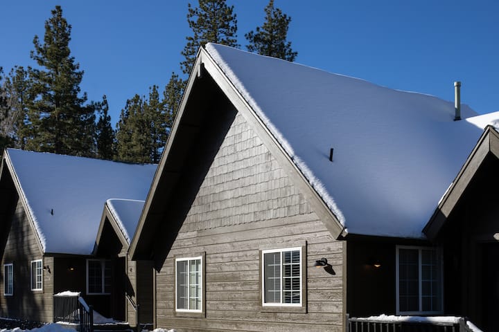 Marina Riviera Cabins - Big Bear Lake, CA