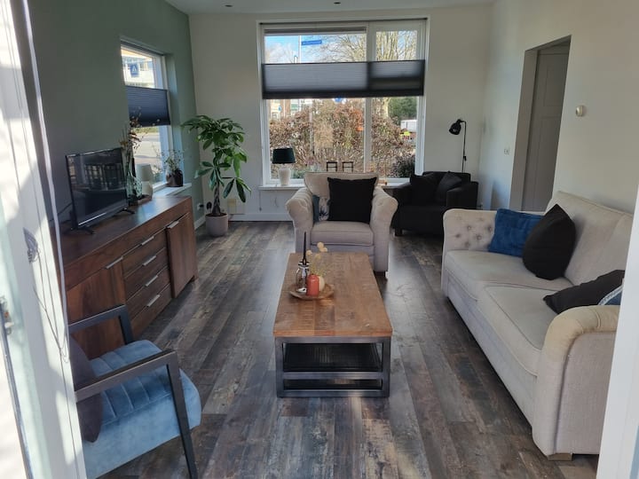 Ruime Hoekwoning Met Grote Tuin - Katwijk aan Zee