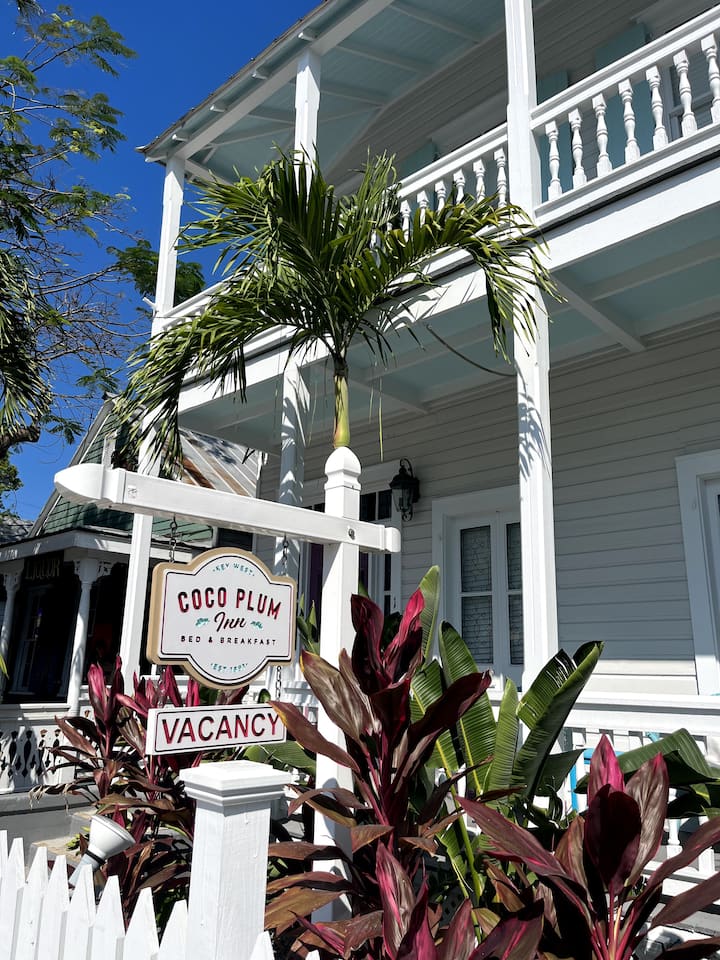 Pretty In Pink Room - Key West, FL