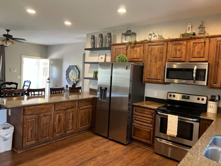 Charming, Spacious E. Mesa Home! - 梅薩