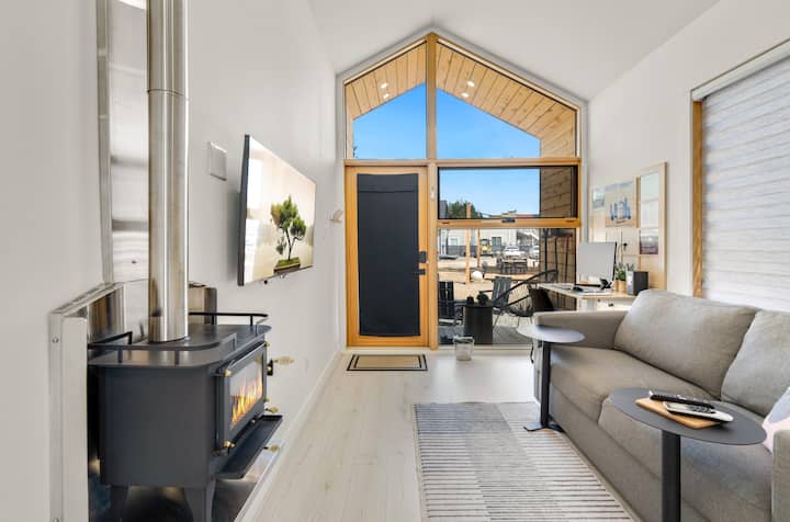 *All-new* Tiny Meets Luxury (Cabin 4) - Idaho City, ID
